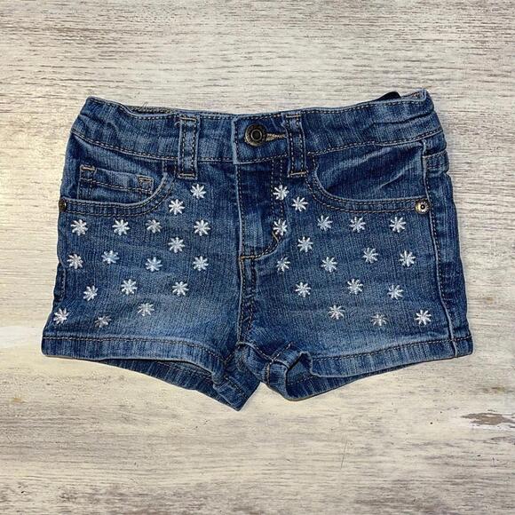 Arizona Jean Company | Bottoms | Arizona Daisy Embroidered Denim Shorts ...